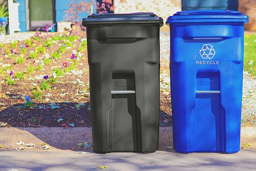How Eco-Friendly Trash Can Cleaning Practices Make a Difference
